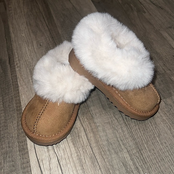 Cat & Jack | Shoes | Toddler Piper Faux Fur Cuff Clog Slippers | Poshmark